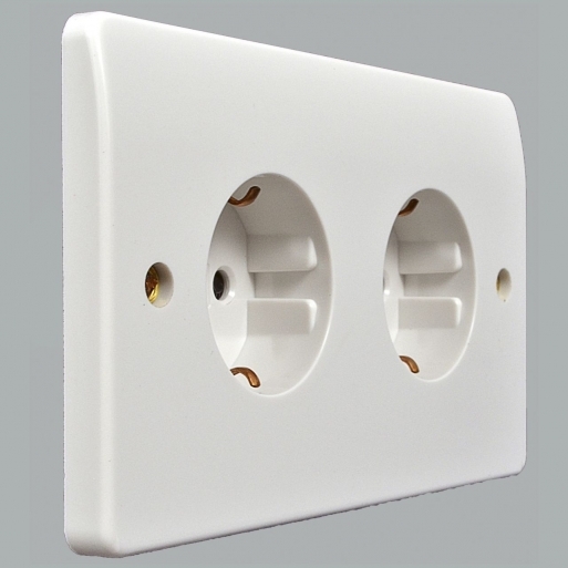 MK Logic Plus 16G 2P+E (German Type) Shuttered Socket K4152 WHI - buy ...